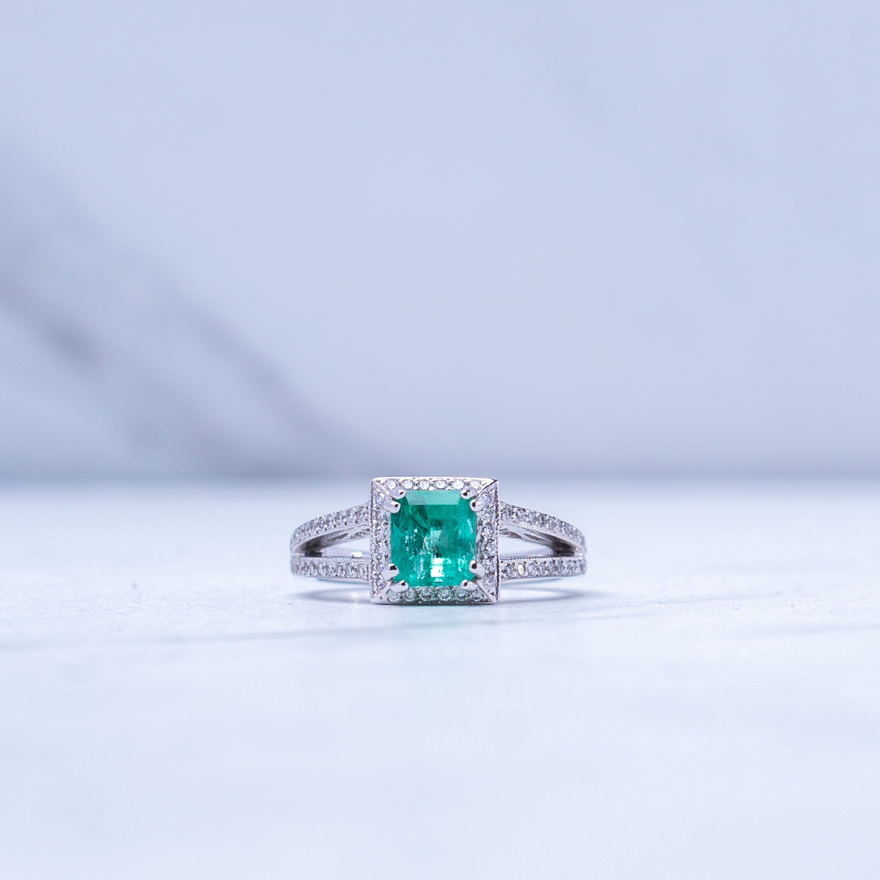 Emerald Ring – The Diamond Studio